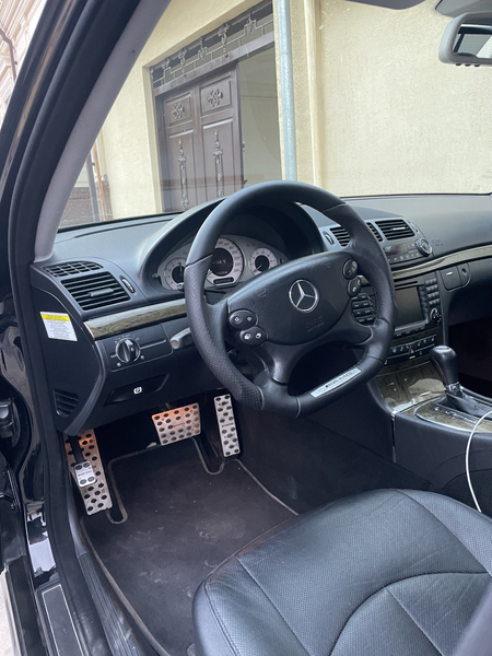 Mercedes benz W211 srochna sotiladi