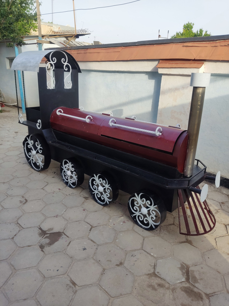 Shashlik pishiradigan  Poyezd Mangal sotiladi.