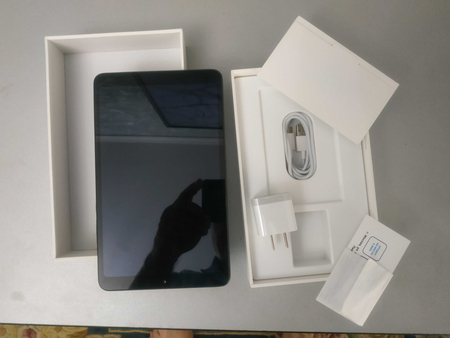 Новый Xiaomi Mi pad 4, новый ,оригинал,куплен в Москве,