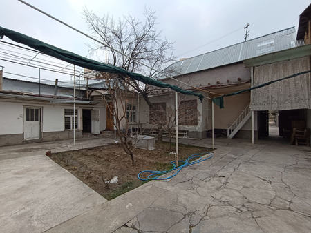 Almazor Uchastka sotiladi 5xona 4-sotik or/r Miliy institut .Z.