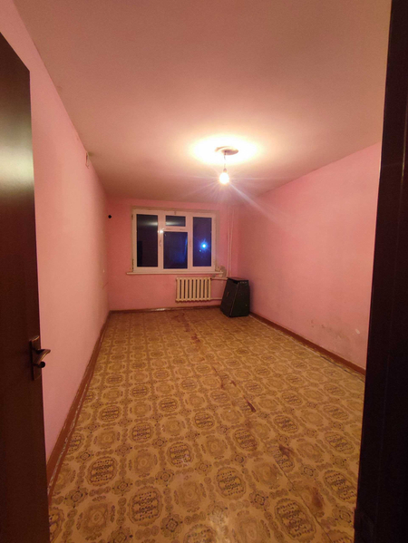 Продаётся 3х комн квартира на 3 этаже Ор-р Русалка