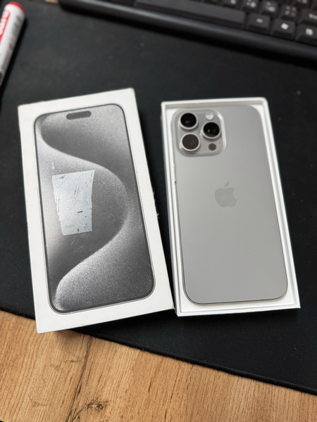 iPhone 15 Pro max 256 GB Natural Titanium