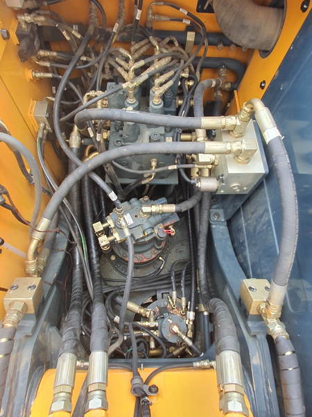 Экскаватор Hw145