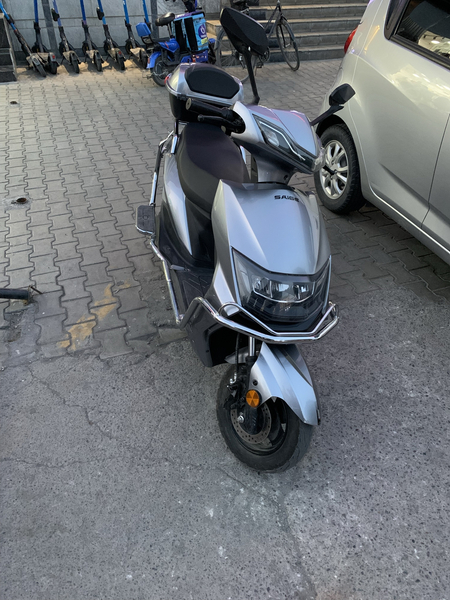 Elektr Skuter sotiladi 6 tali 90 100 km yuradi