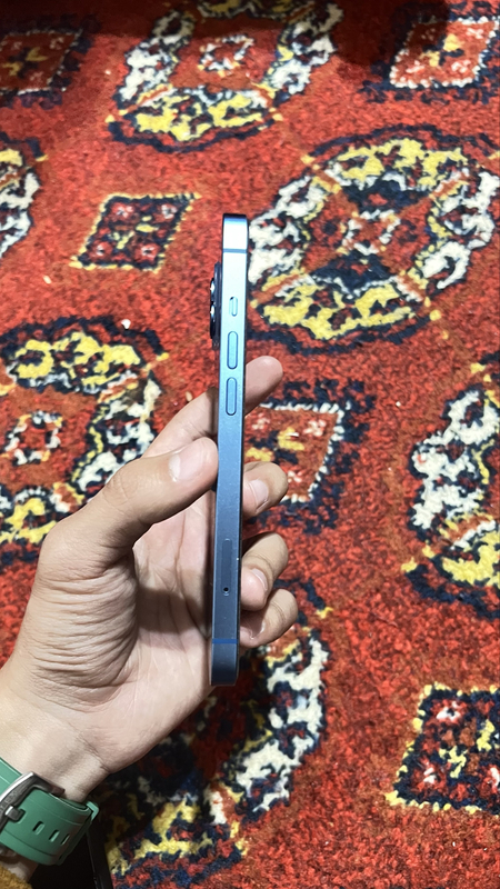 Iphone 13  128 .