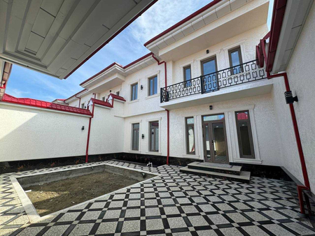 2 ta bir xil 2 sotiqli 2 qavatli hovli sotiladi