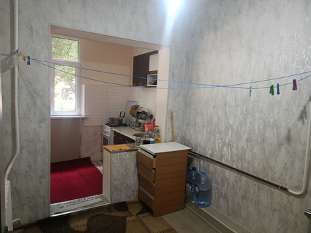 Срочна продам 2 х комнатную разбедьную квартиру в феруза 63000 2/1/4