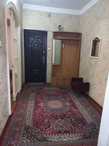 Срочно  сдаётся  квартира  Чиланзар 15 кв 4 ком семья  рядом  учтепа х
