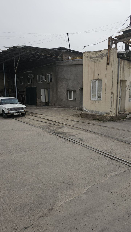 Продаётся производственной здание склад Жоме куруг 2400кв.м.