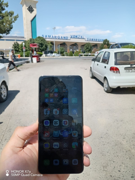 Infinix 40 i 16 ga 256 tali