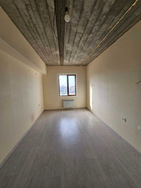 1 xonali 50m² 7-qavat uy sotiladi