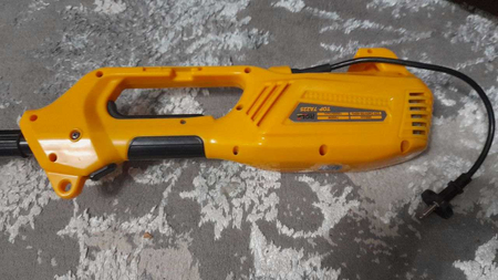 Мощный триммер фирмы ROLF7A225. 700 W. 10000 об. в мин.