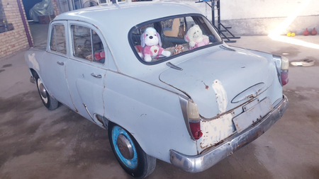 Москвичи м402 и м 403.