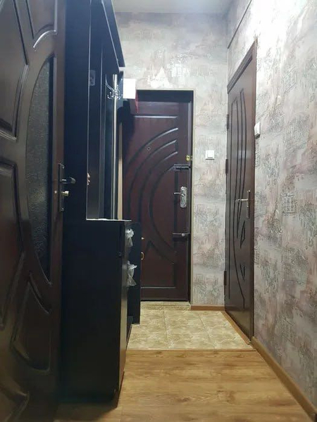 Чиланзар 8 балкон 1.5*3 ориентир Юридический колледж