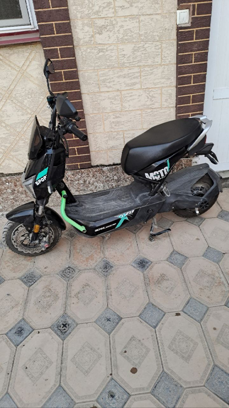 Elektroskuter bonvi 2024