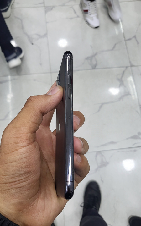 Srochni iphone 11 pro 80%  ideal