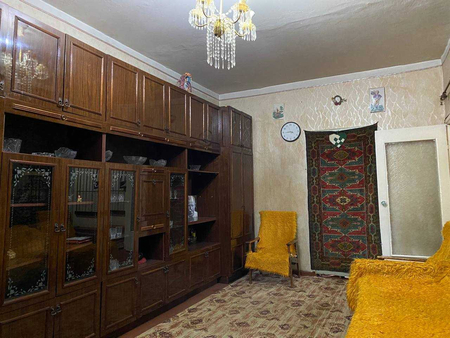 Юнусабад-11 Мегапланет 4-комнатная 2/4 80 м² средняя не торец