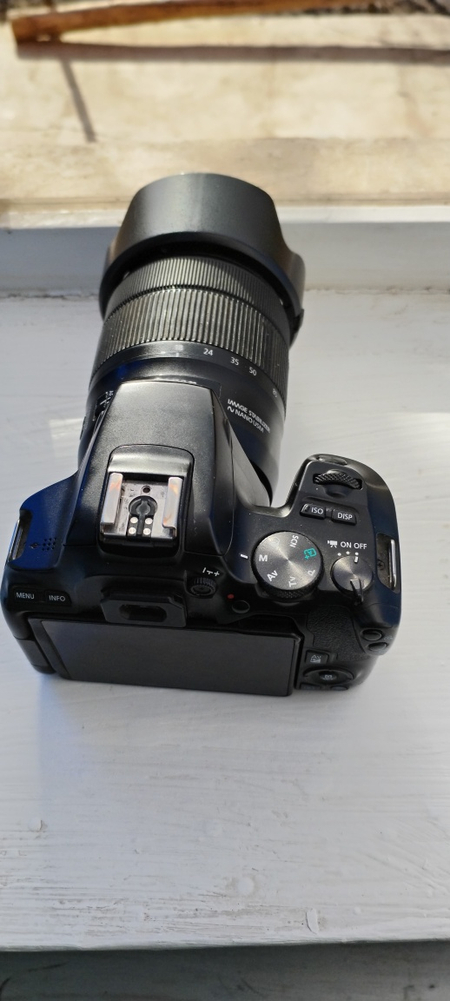 Canon 250D sotiladi 18.135 Nano USM obektivi bilan