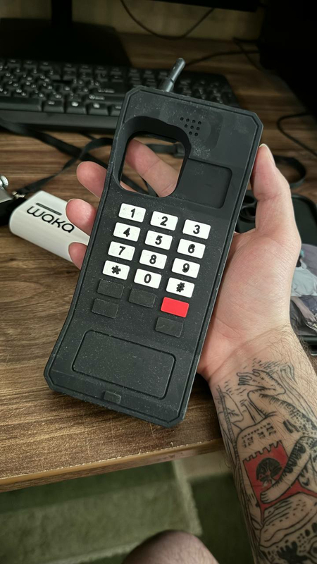 Продается чехол на айфон 13 про Макс , sotiladi chexol 13 pro max