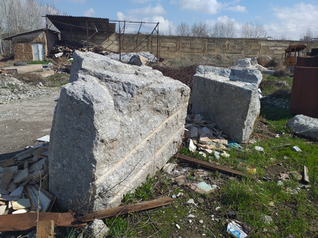 Гранит тошлар сотилади