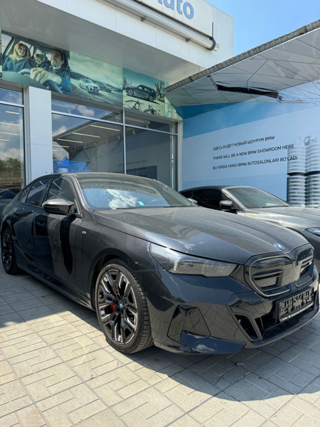 Продам BMW i5 M60 Full в идеале