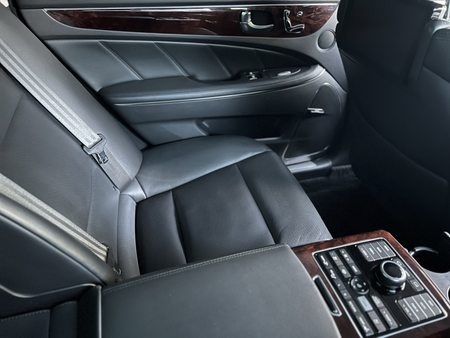 Срочно продаю Hyundai Equus 3,8