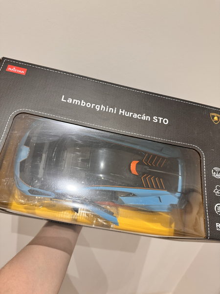 Lamborgini Huracan STO машина на пульте управления
