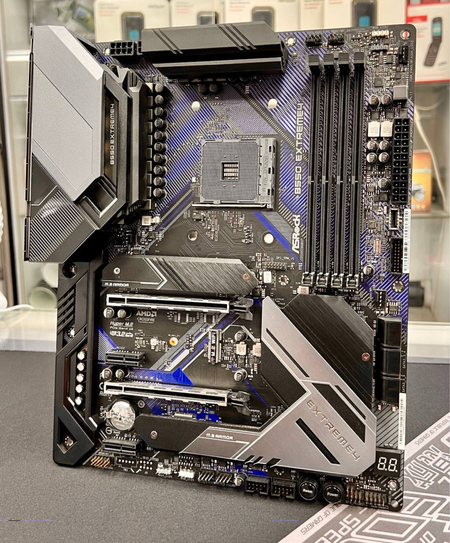 Продается мат. плата б/у Asrock B550 Extreme4