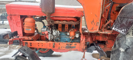 Traktor t28 radnoy naxadu