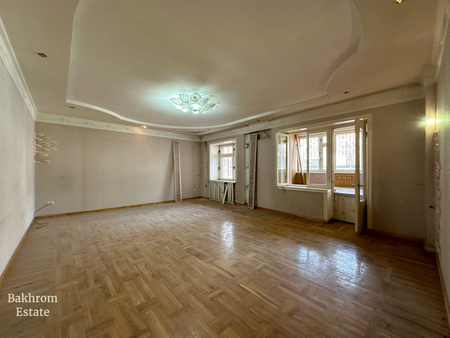 ул. Садык Азимова 4х ком. 127 м², посольство Японии