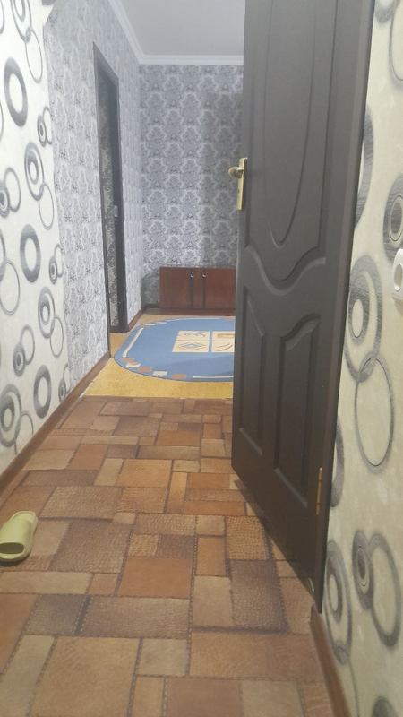 Сдаётся Чиланзар 5 2комн 1 этаж.