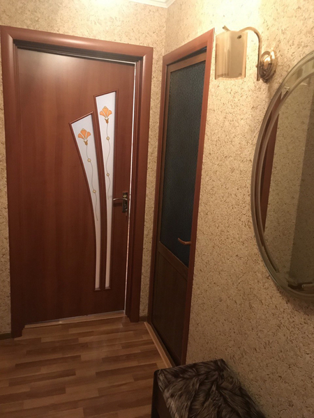 Продаётся 3-х комнатная квартира в районе детской больницы, Чирчик