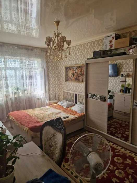 Гулободда 4 хонали квартира сотилади,4-каватда,4 каватли уй, 90 м2