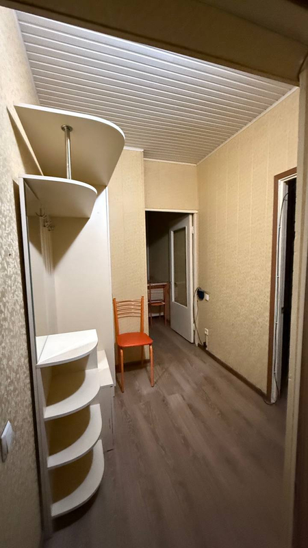 Кадышева базар 1комн 4эт 30м² ремонт средний зайти и жить балкон 1*5м