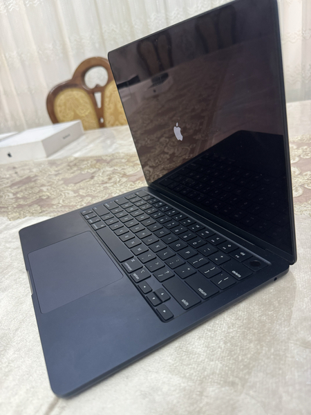 Macbook air 13-inch 8/256gb m3 blue идеал холат
