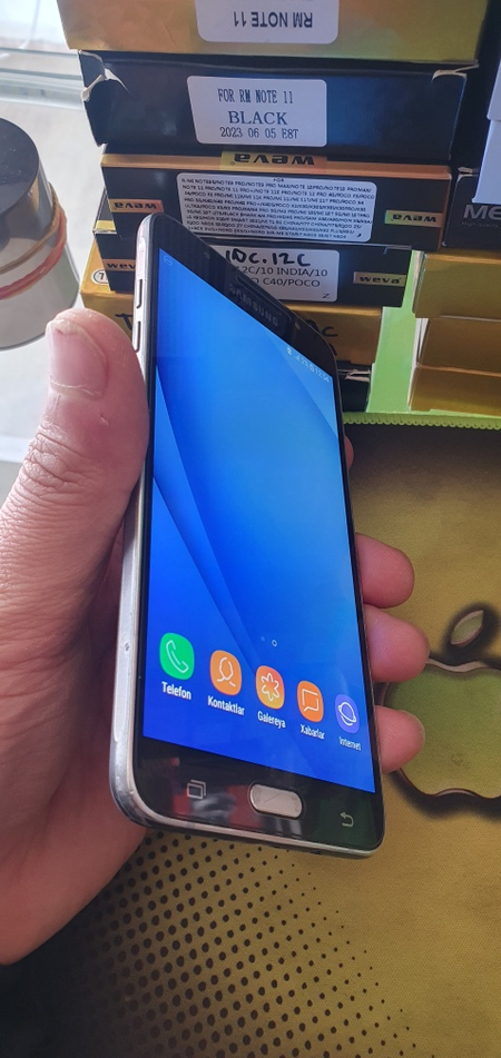 Samsung J7 (2016)  16 Gb