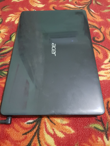 ACER Noutbuk Sotiladi. Core i3/2GB/500GB