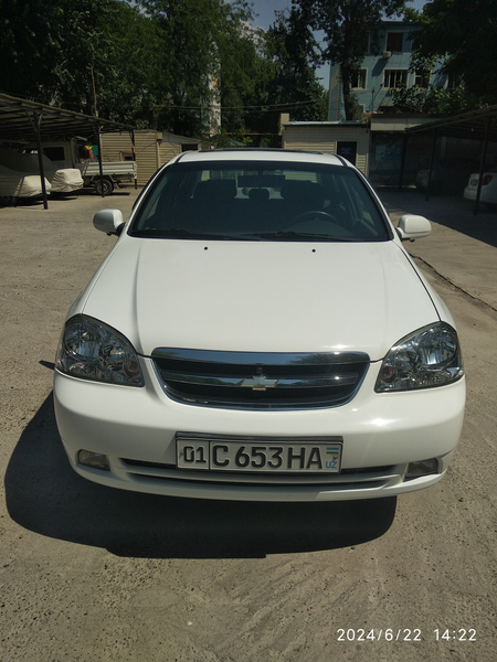 Chevrolet lacetti 1.8 AT