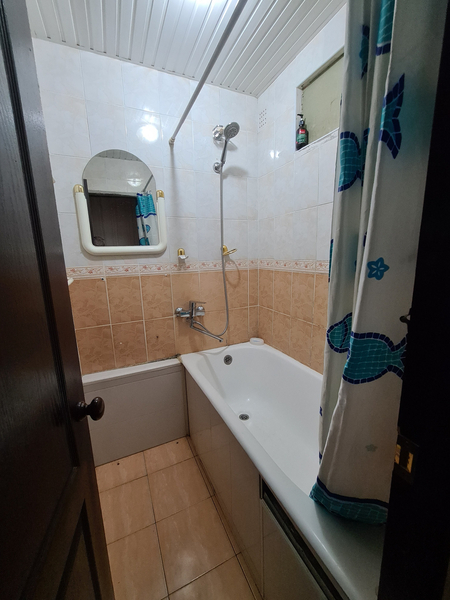 Toshmi yangi 29 arab maktab ofarin toyxona Gilam saroy 3 xona dom