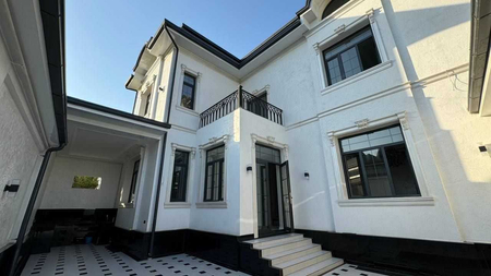 Продается Дом  сот 2,5 , на М-Улугбекском  районе ул:Сайкалай (J3105)