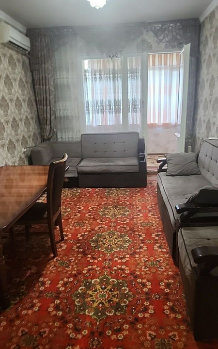 Сдам квартиру на Юнус Абад 4 квартал Автосалон 2/2/4