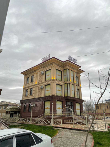 Mehmonxona sotiladi