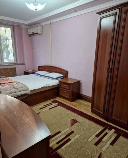 3/3/4/// Продаётся на Ц1 общ пл 80м не торец