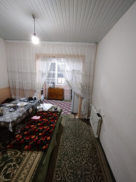 Продаётся Сергели 4  2х ком 1 этаж