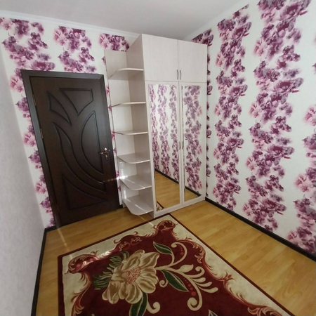 Срочно Продаётся 3 комнатная квартира балкон 2х6 массив Феруза
