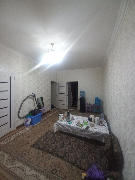 Срочно продается на Авиасозлар-3 (2/2/4 чистый ремонт можно в ипотеку