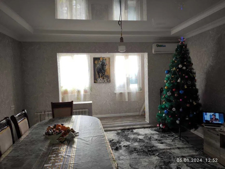 Срочно продается квартира рядом с Российским посольством 2/2/4.   60м