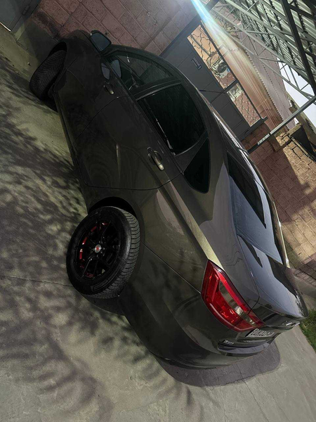 Купить Lada Vesta