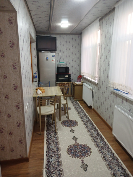 Уй сотилади 4 хонали 3 этаж 4 этажи дом 77 серия гиштли