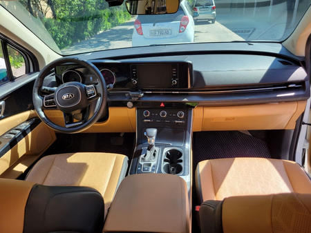 Kia Carnival sotiladi